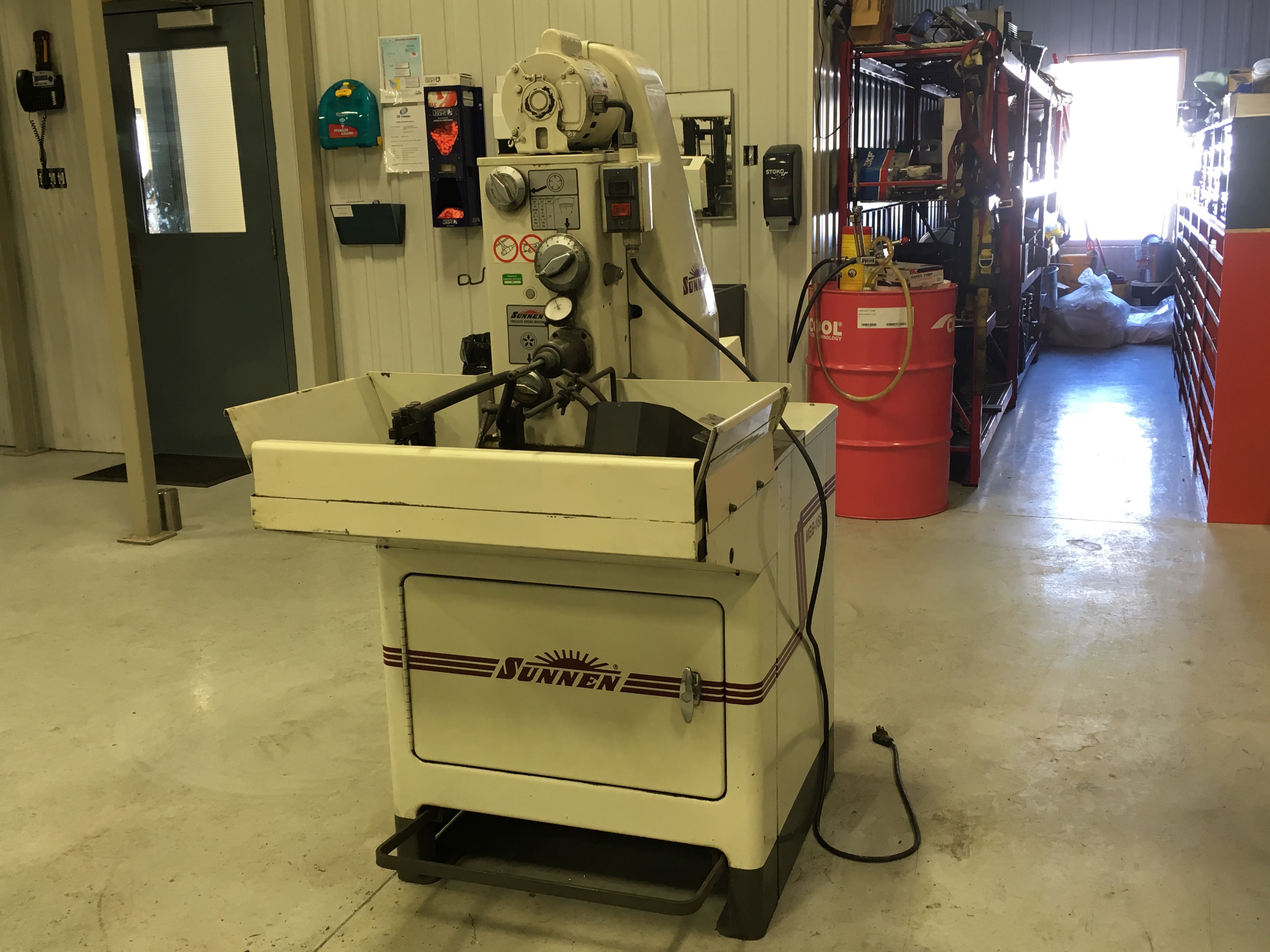 Machine à rodage (Honing machine; Sunnen MBB-1660) | CCE Précision Ltée